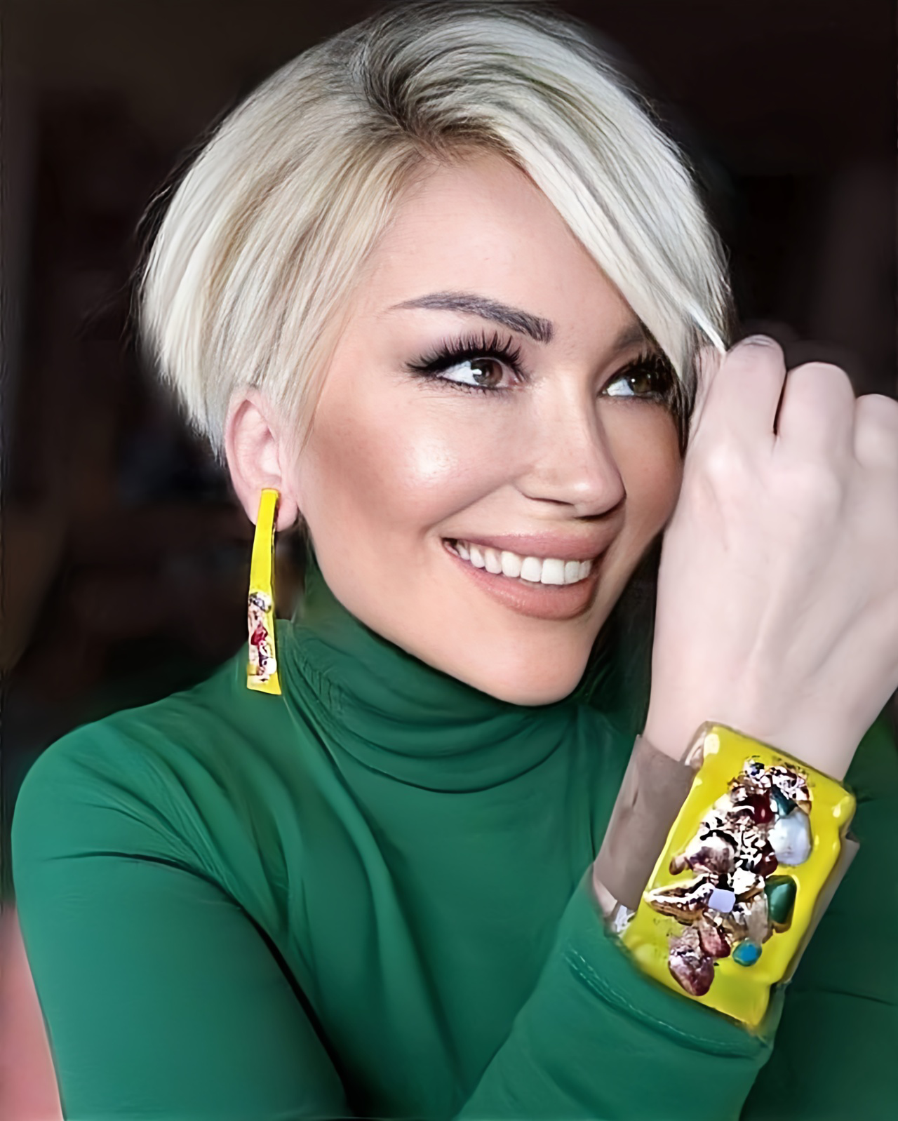 +25 Short Haircut Ideas to Try: From Pixies to Bobs